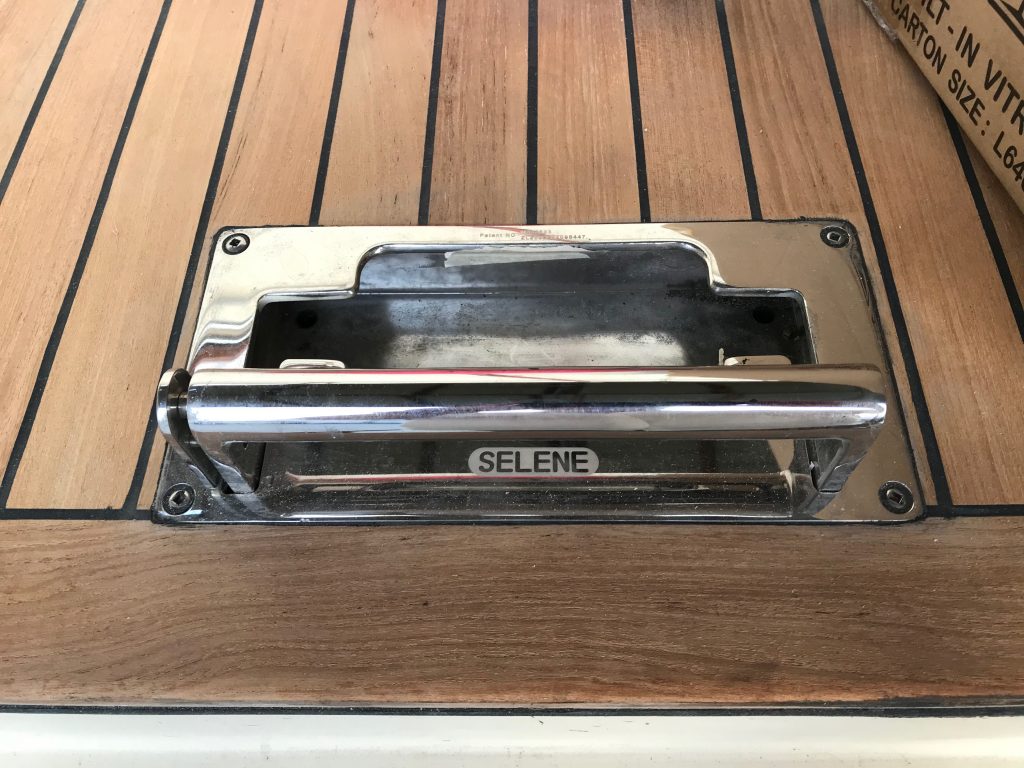 Detail hatch handle - Selene Ocean Yachts