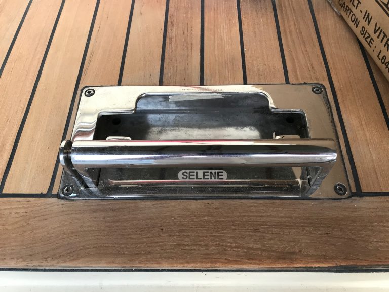 Detail hatch handle - Selene Ocean Yachts