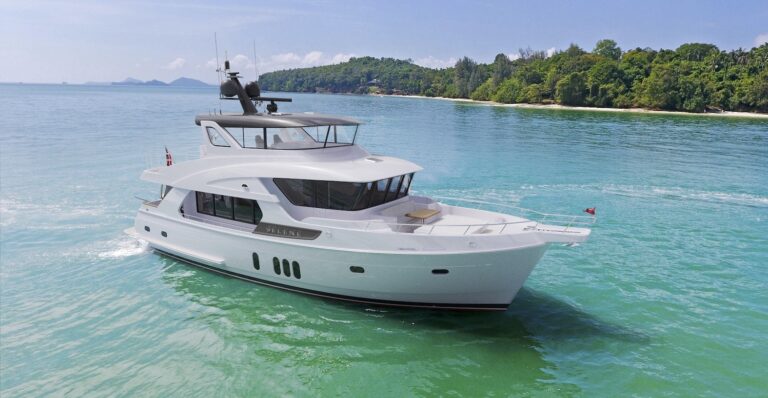 S62OE Sboard exterior_start - Selene Ocean Yachts